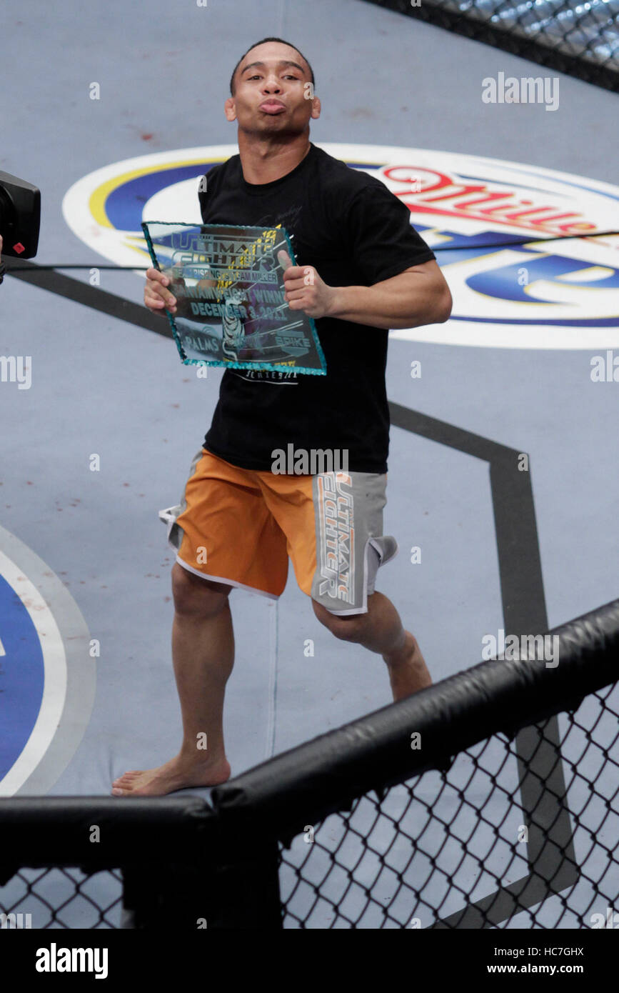 T j dillashaw hi-res stock photography and images - Alamy