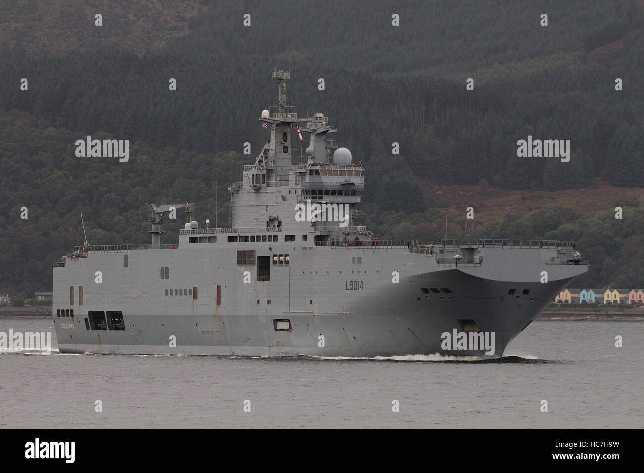 FS Tonnerre (L9014), a Mistral-class amphibious assault ship of the ...