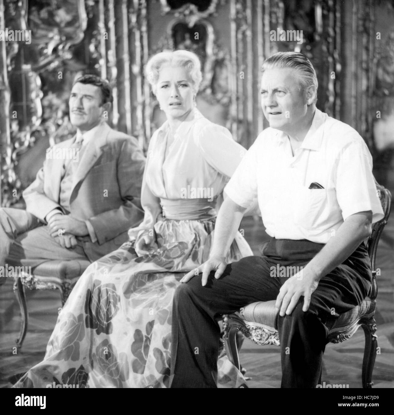 THE SOUND OF MUSIC, from left, Richard Haydn, Eleanor Parker, director ...