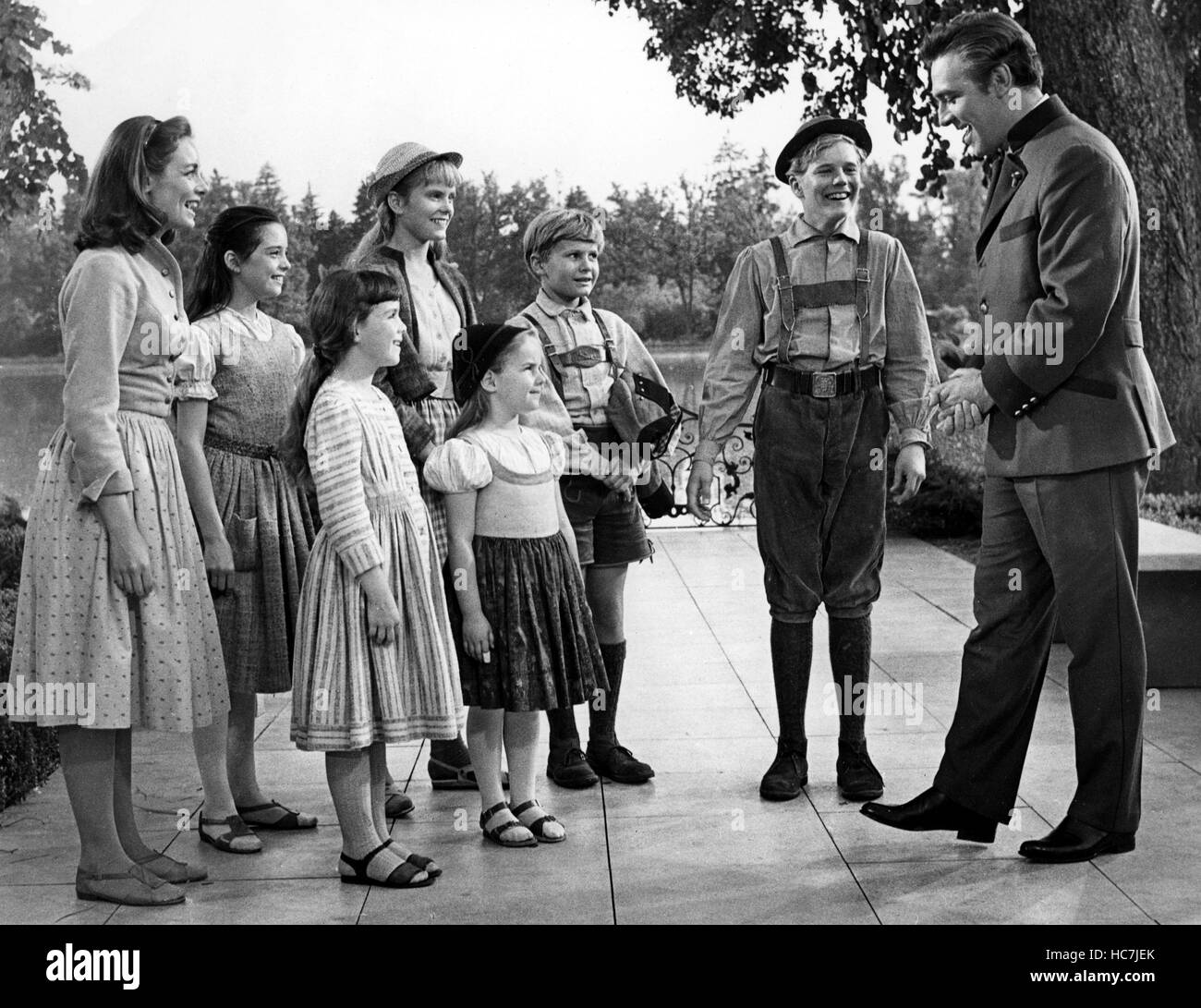 THE SOUND OF MUSIC, Charmian Carr, Angela Cartwright, Debbie Turner ...