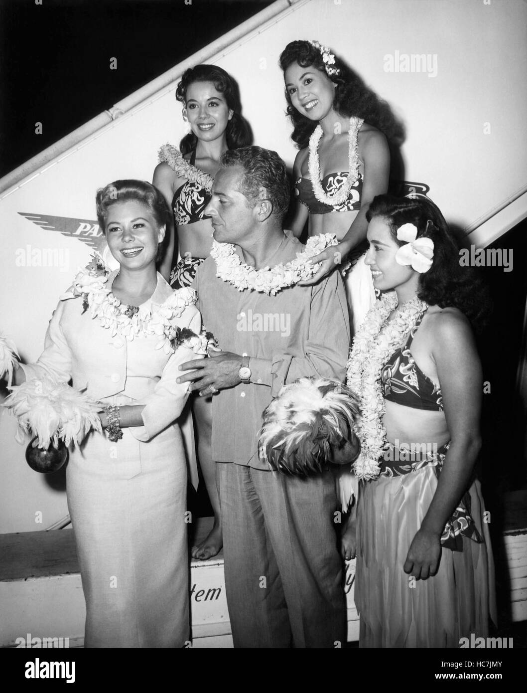 SOUTH PACIFIC, Mitzi Gaynor, Rossano Brazzi, arrive in Hawaii for ...