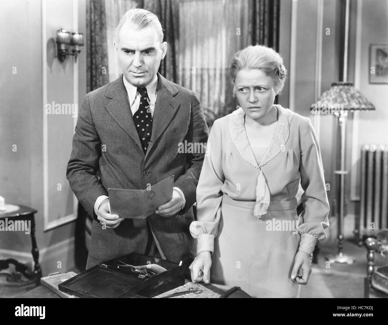 THE STRANGE CASE OF CLARA DEANE, from left: Pat O'Brien, Wynne Gibson ...