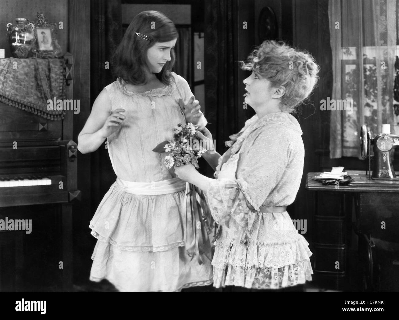 STELLA DALLAS, Lois Moran, Belle Bennett, 1925 Stock Photo - Alamy