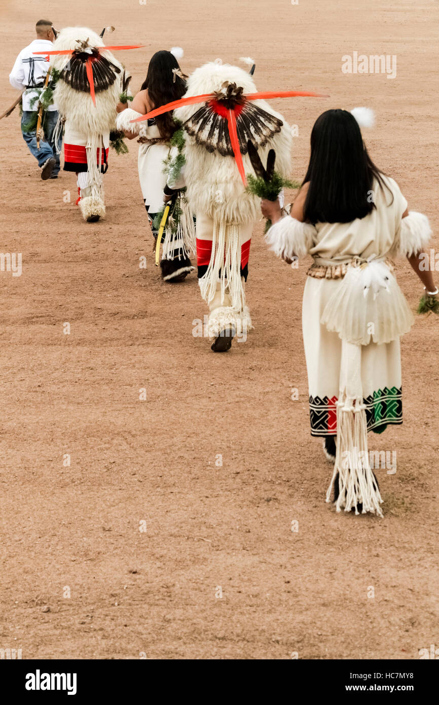 Indian ceremonial dance pueblo hi-res stock photography and images - Alamy