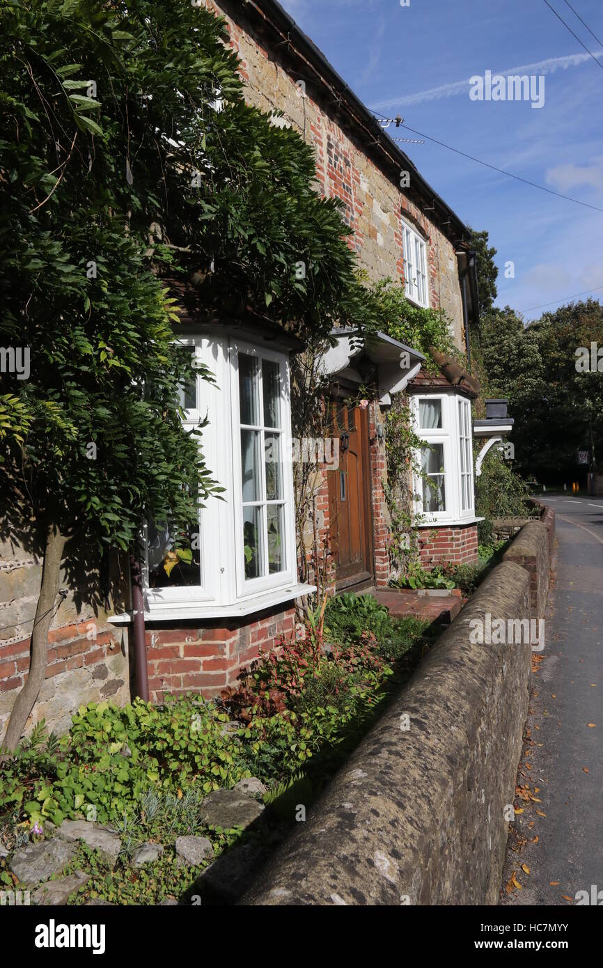 Traditional English old housing Stock Photo - Alamy