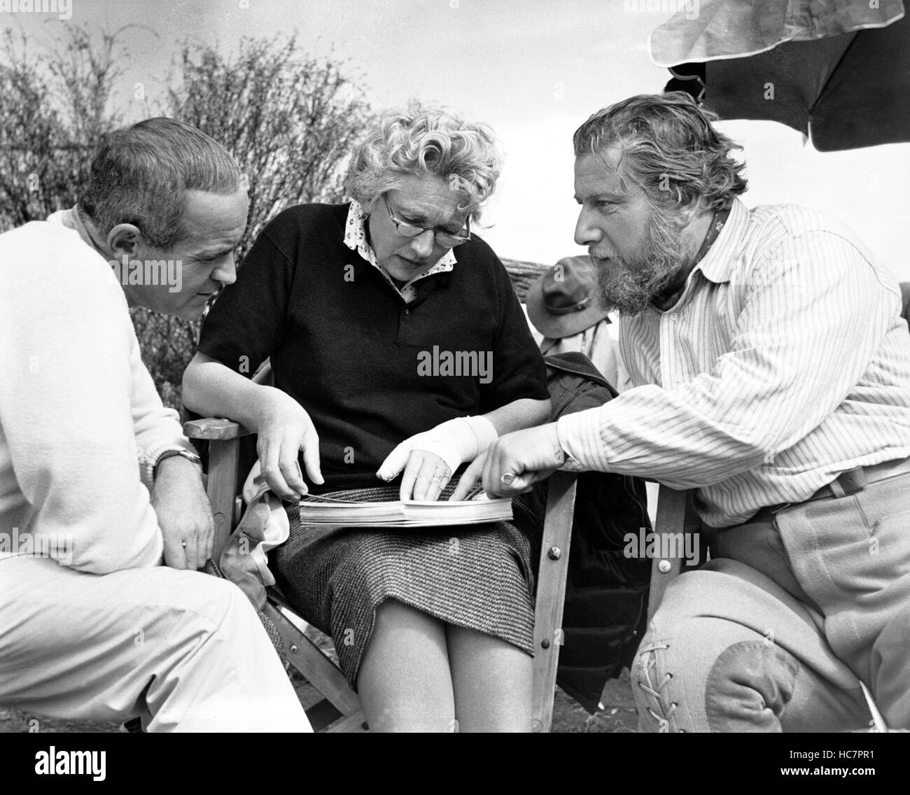 THE SUNDOWNERS, Peter Viertel, Renee Sinnemann and Peter Ustinov on the ...