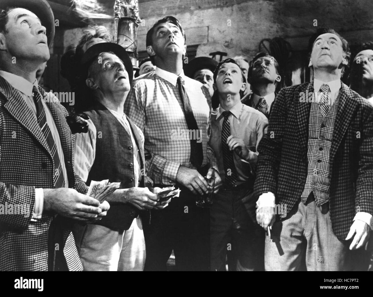 THE SUNDOWNERS, Robert Mitchum, Michael Anderson Jr, Chips Rafferty ...