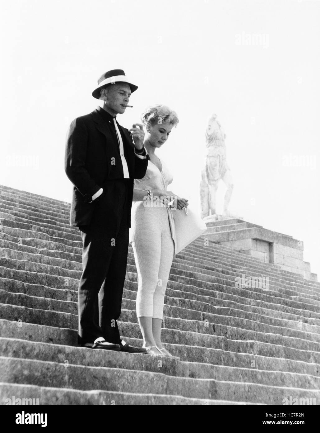 SURPRISE PACKAGE, from left, Yul Brynner, Mitzi Gaynor, 1960 Stock ...