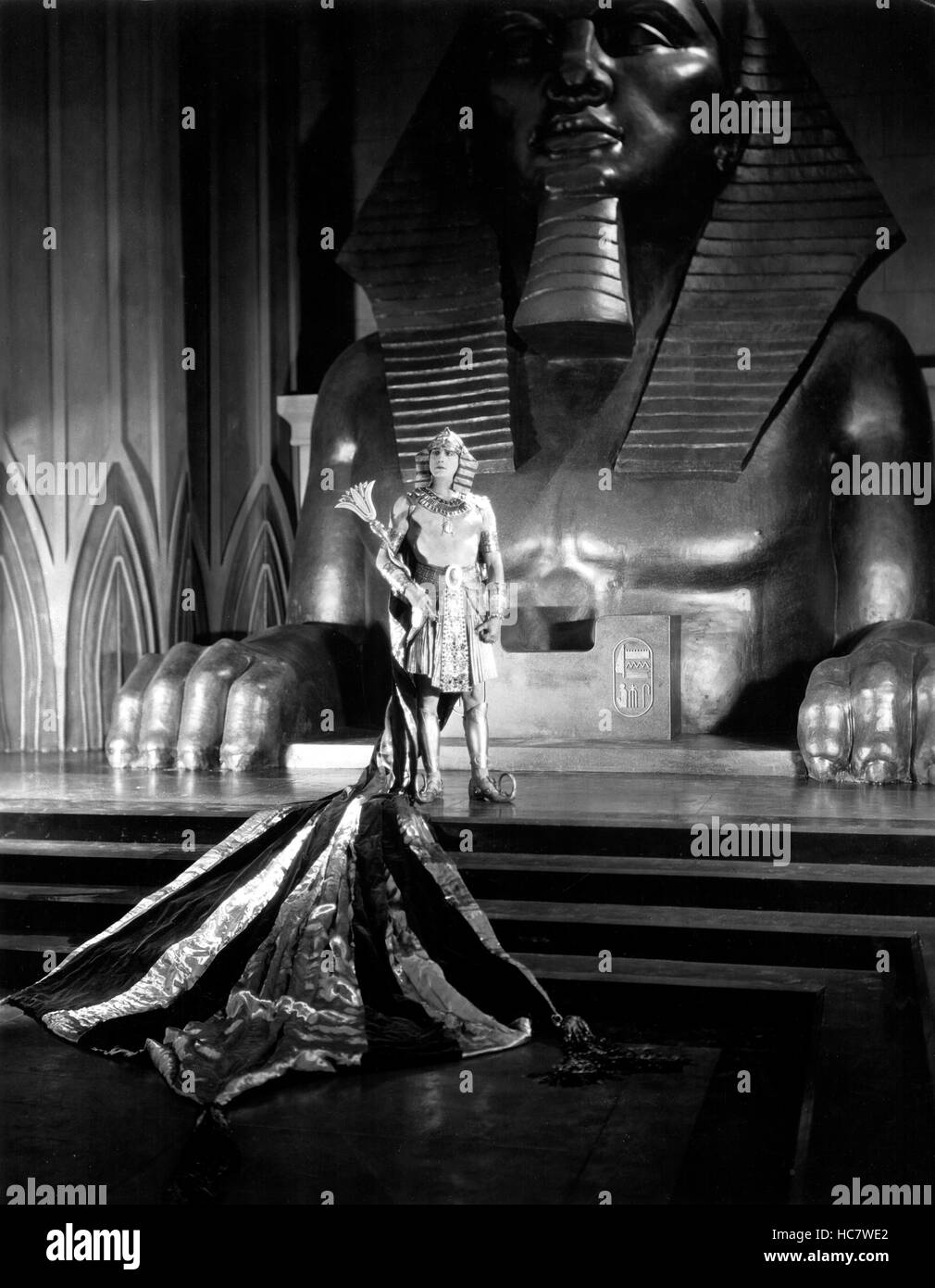 THE TEN COMMANDMENTS, Charles de Roche as Pharaoh Rameses II, 1923 ...