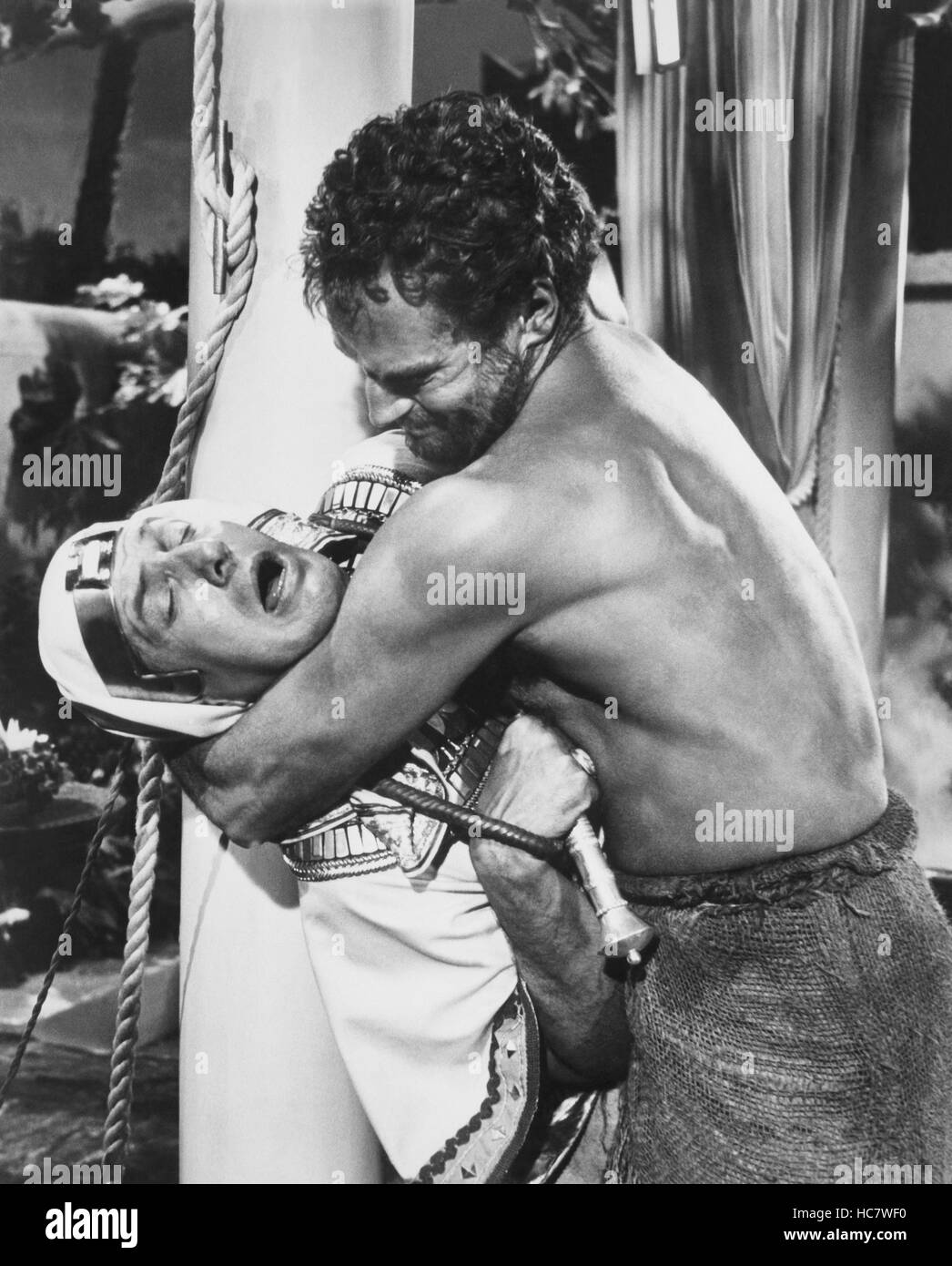 THE TEN COMMANDMENTS, from left: Vincent Price, Charlton Heston, 1956 ...