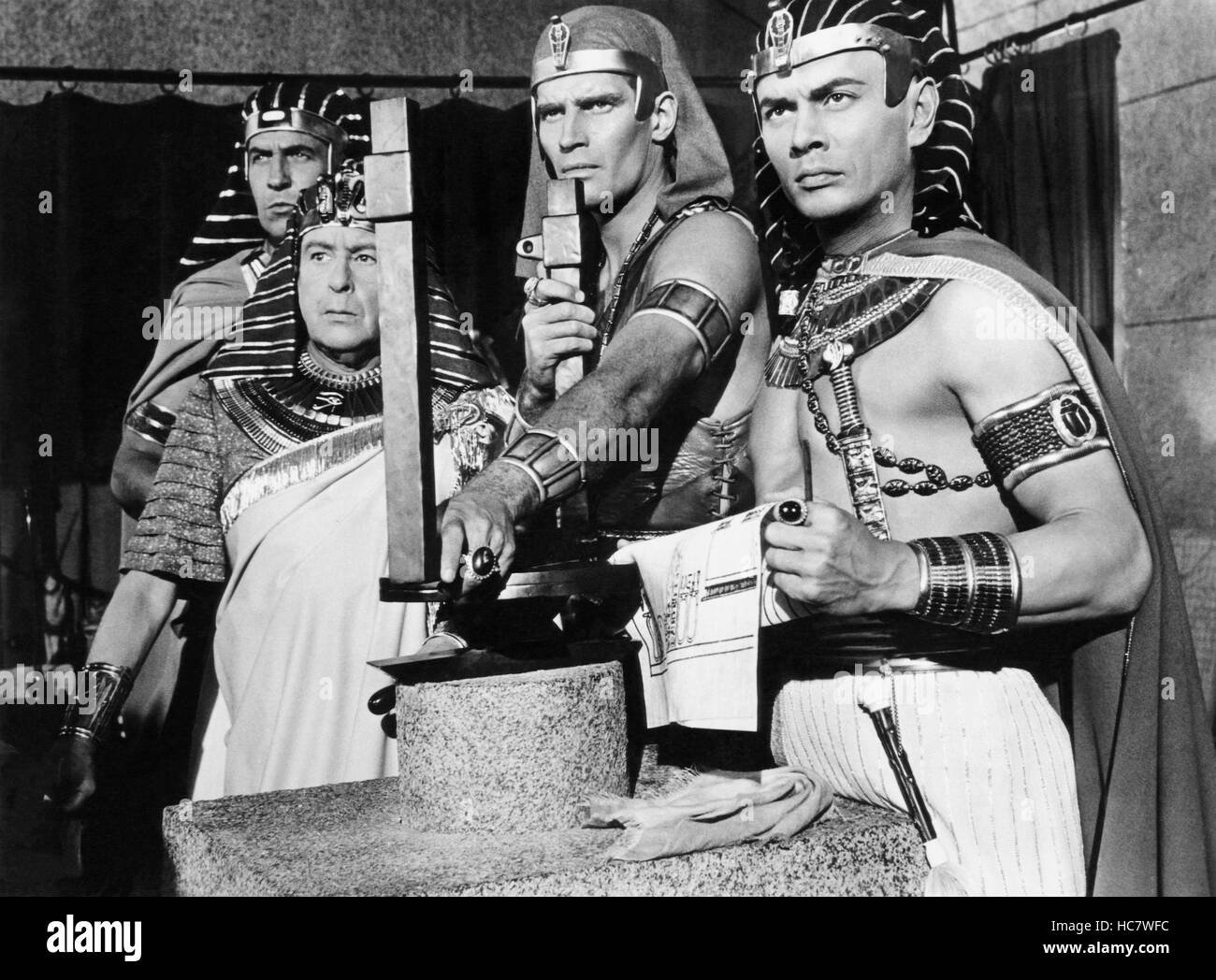 THE TEN COMMANDMENTS, from left: Vincent Price, Cedric Hardwicke ...