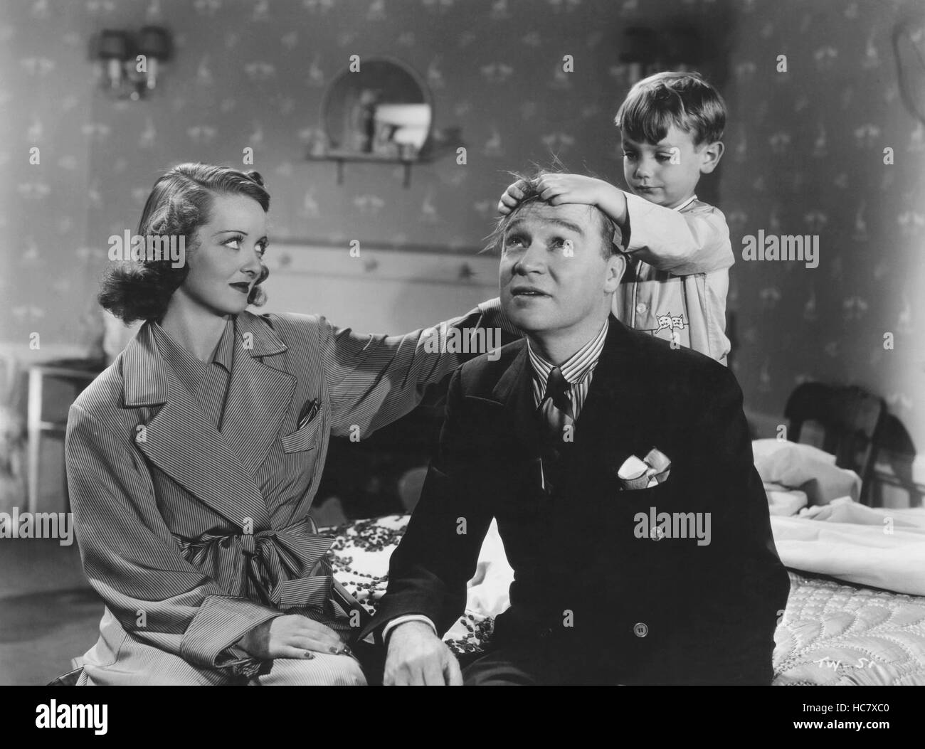 THAT CERTAIN WOMAN, from left: Bette Davis, Hugh O'Connell, Dwane Day ...