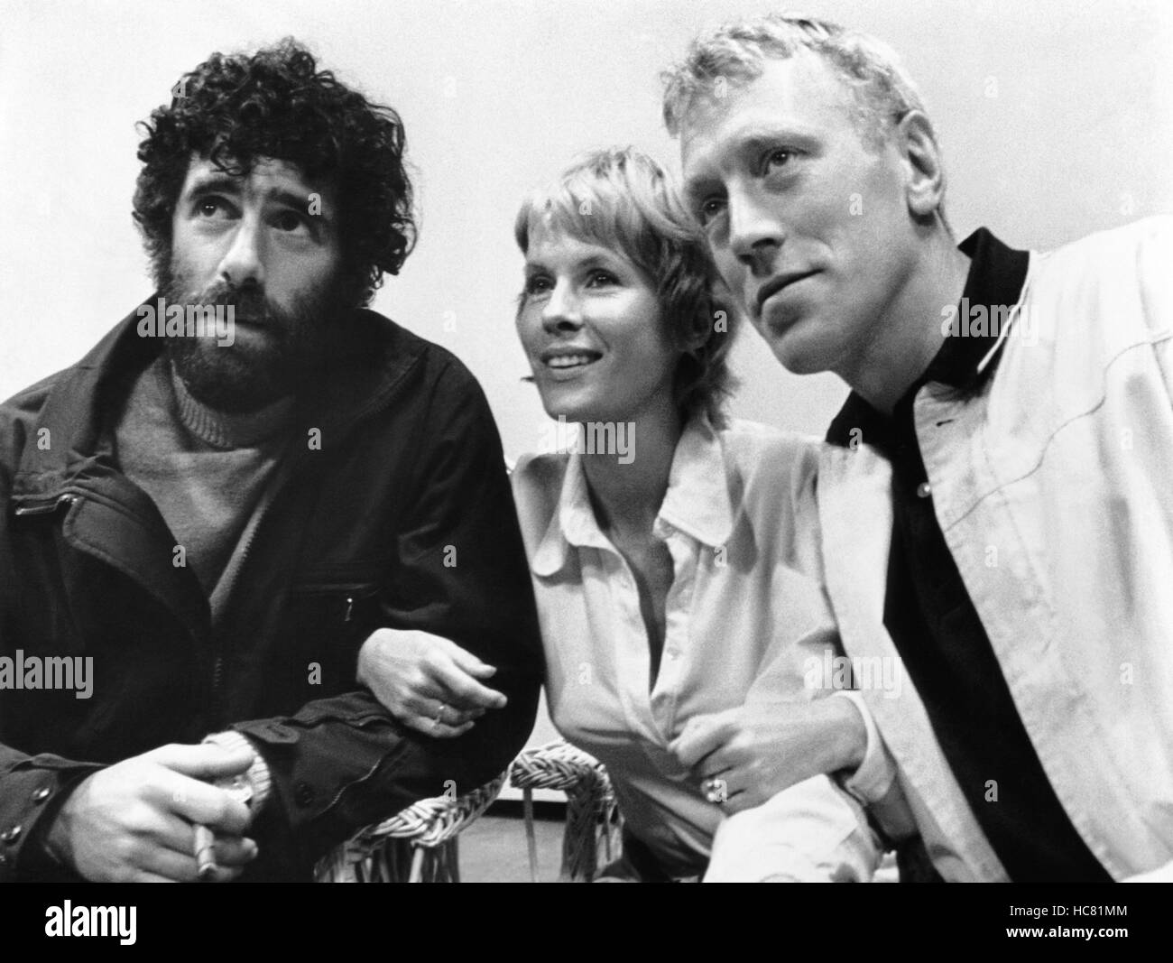 THE TOUCH, (aka BERORINGEN), from left, Elliott Gould, Bibi Andersson ...