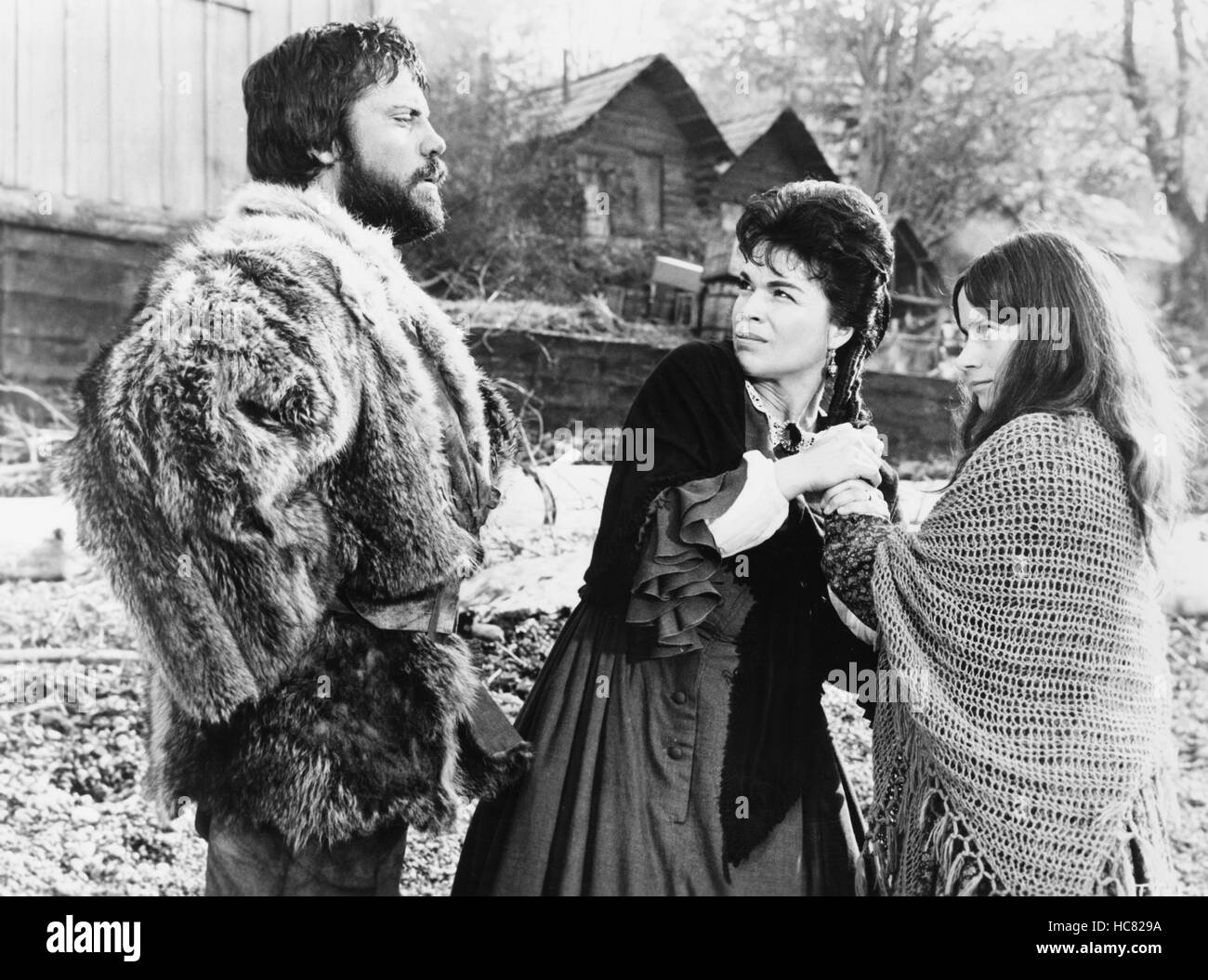 THE TRAP, from left: Oliver Reed, Barbara Chilcott, Rita Tushingham ...