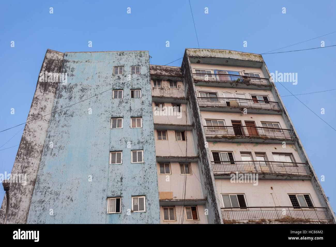 India apartment block hi-res stock photography and images - Alamy