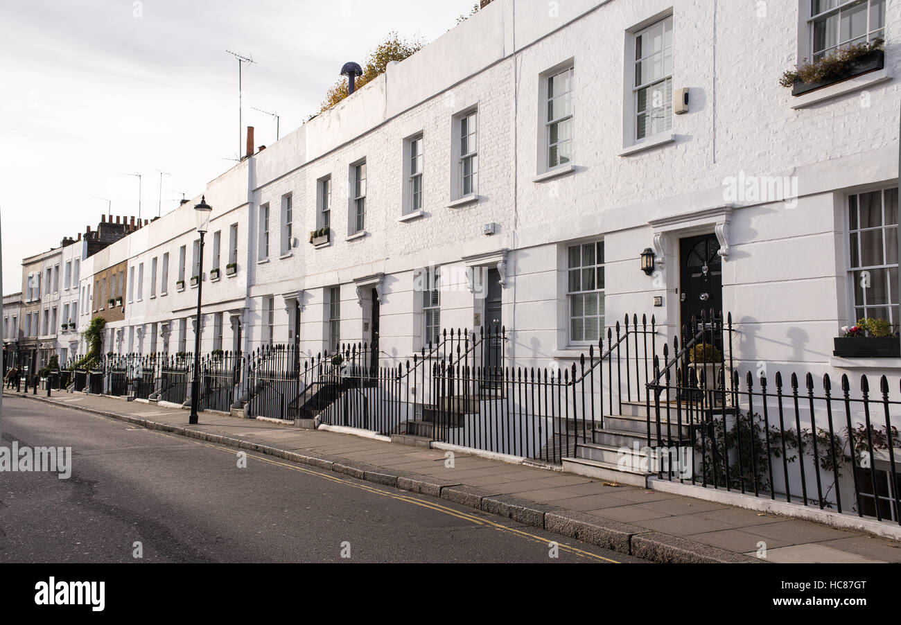 View of an empty street in the residential area of Chelsea, London, UK ...