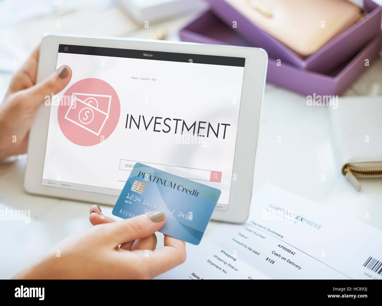 Banking cash credit card hi-res stock photography and images - Alamy