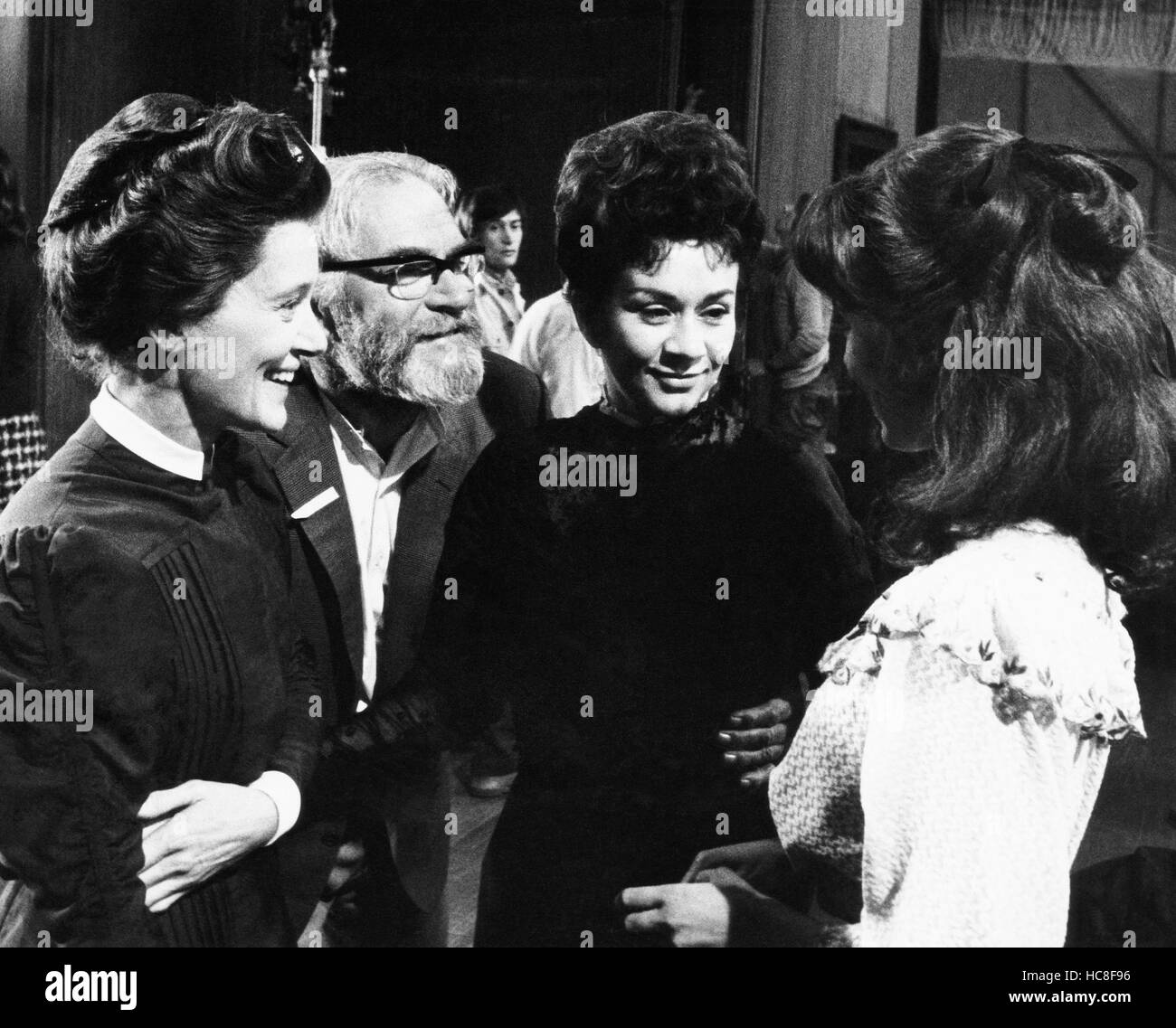 THREE SISTERS, from left: Jeanne Watts, director Laurence Olivier, Joan ...