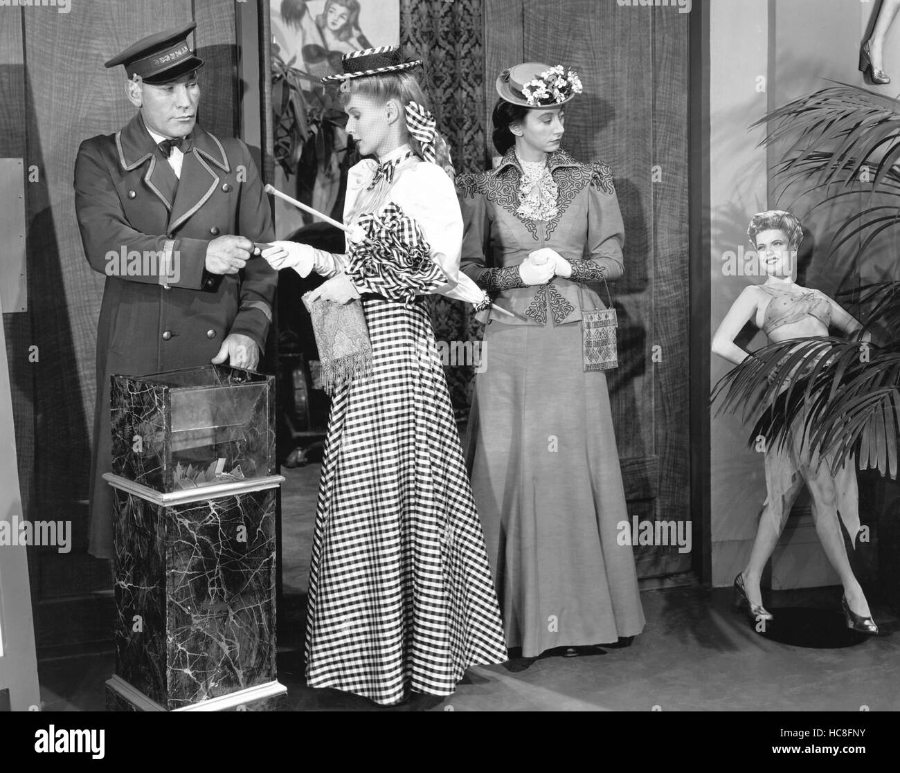 THAT'S THE SPIRIT, from left, Jack Roper, June Vincent, Edith Barrett ...