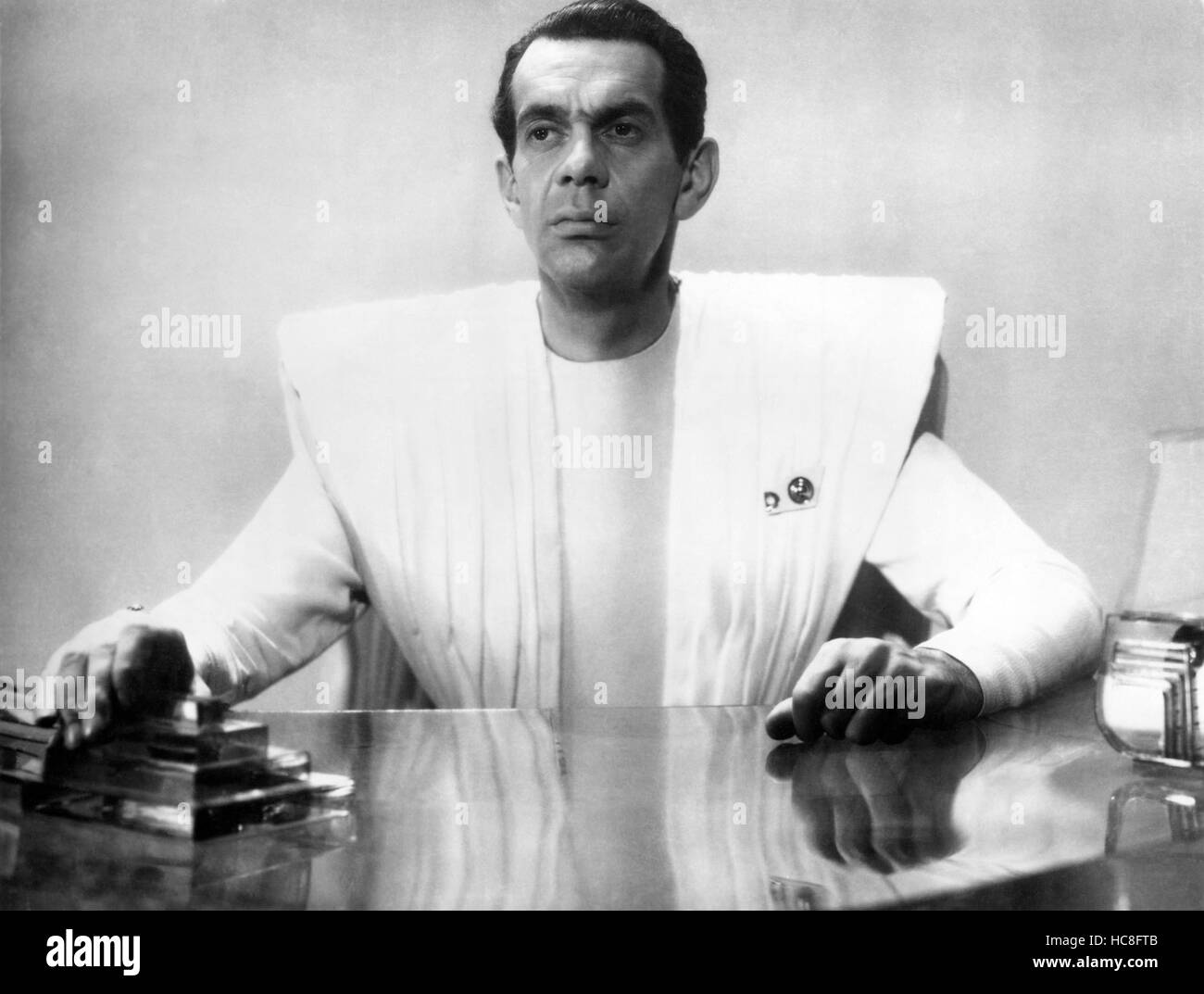 THINGS TO COME, Raymond Massey, 1936 Stock Photo - Alamy