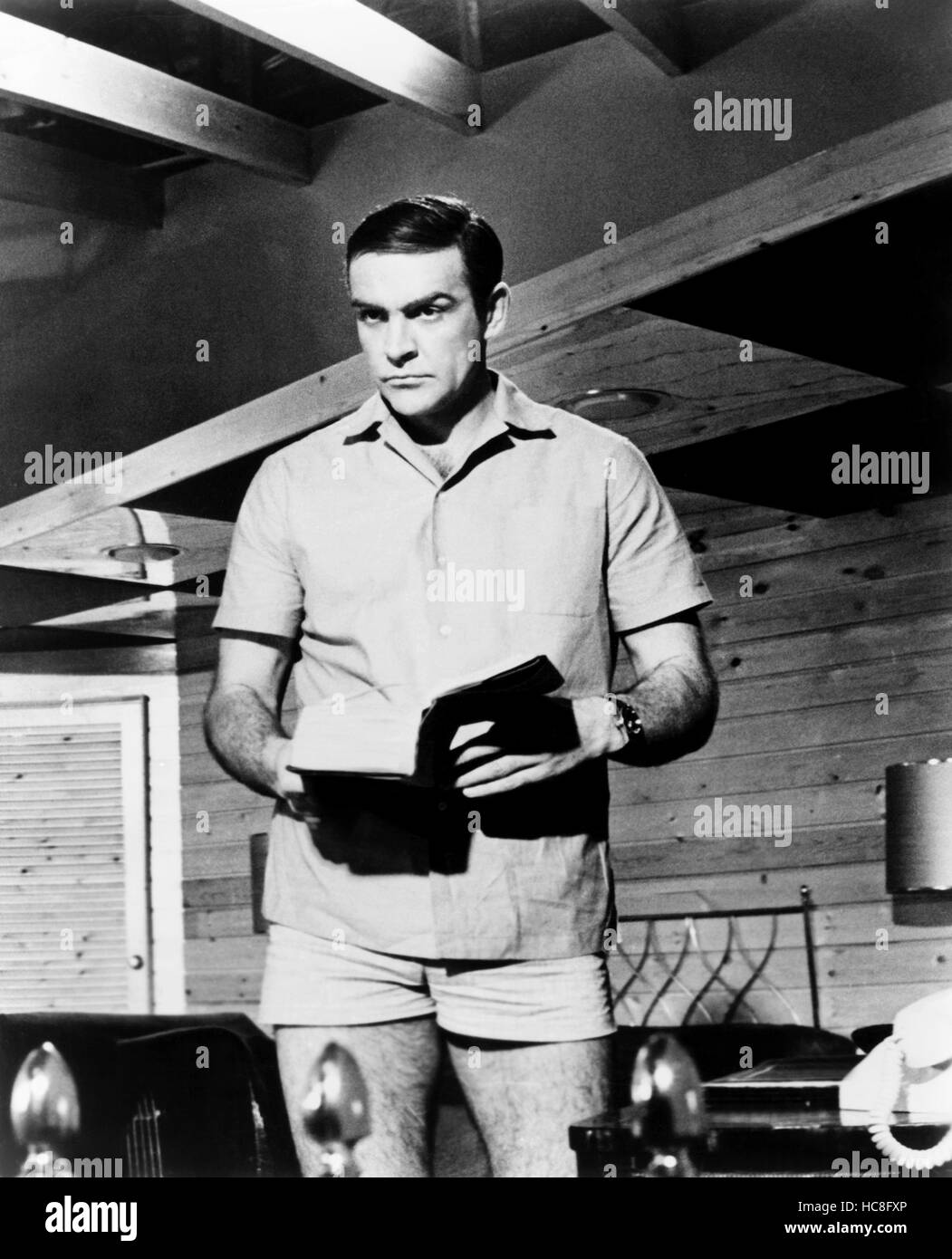 Sean connery james bond hi-res stock photography and images - Alamy