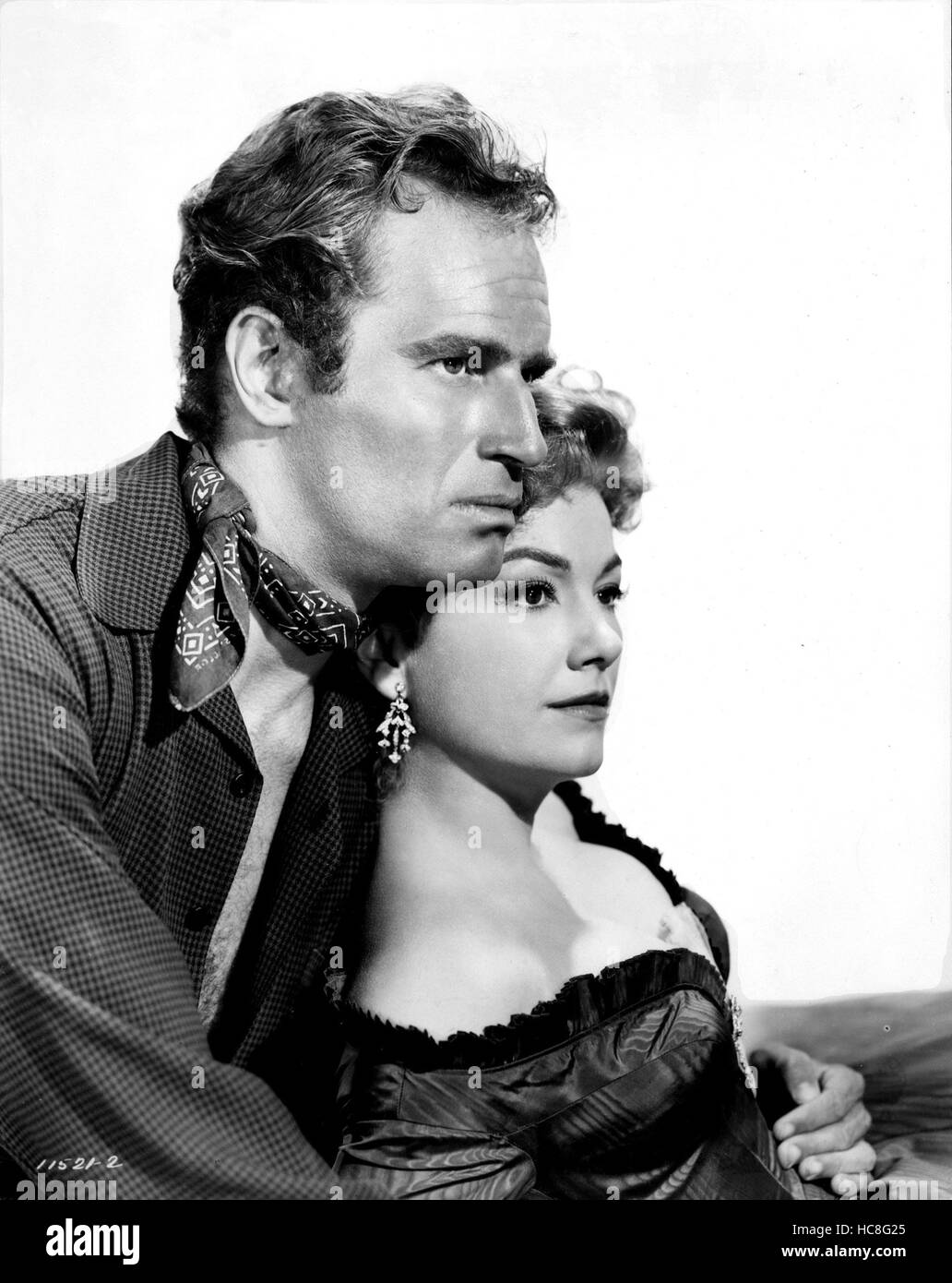 THREE VIOLENT PEOPLE, Charlton Heston, Annie Baxter, 1956 Stock Photo ...