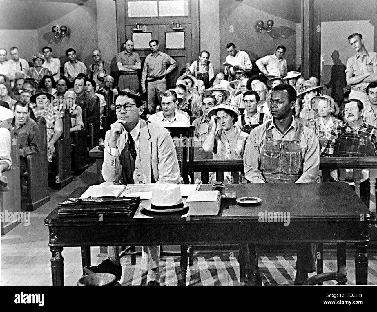 TO KILL A MOCKINGBIRD, Gregory Peck, Brock Peters, in the courtroom ...