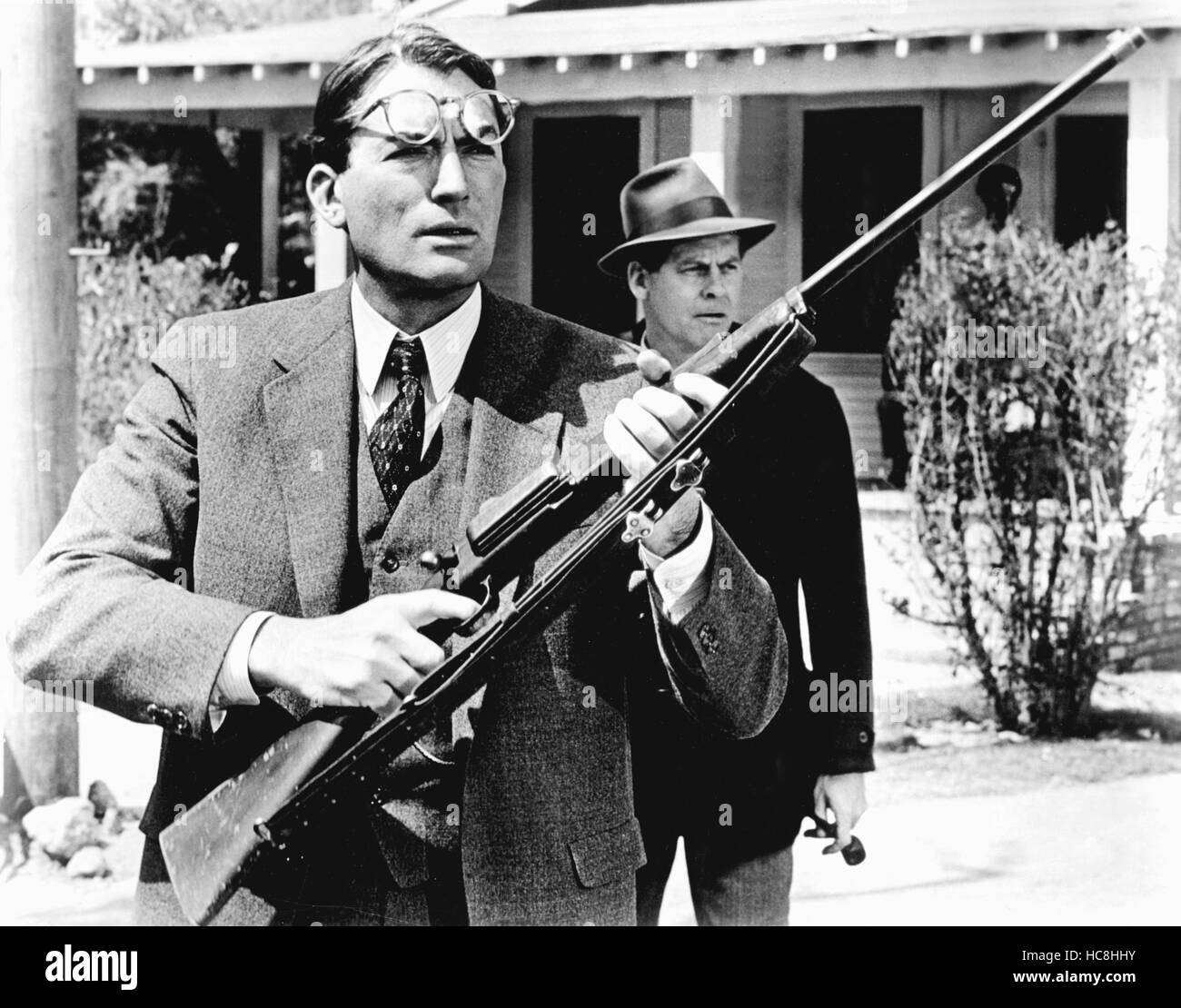 TO KILL A MOCKINGBIRD, l-r: Gregory Peck, Frank Overton, 1962 Stock ...