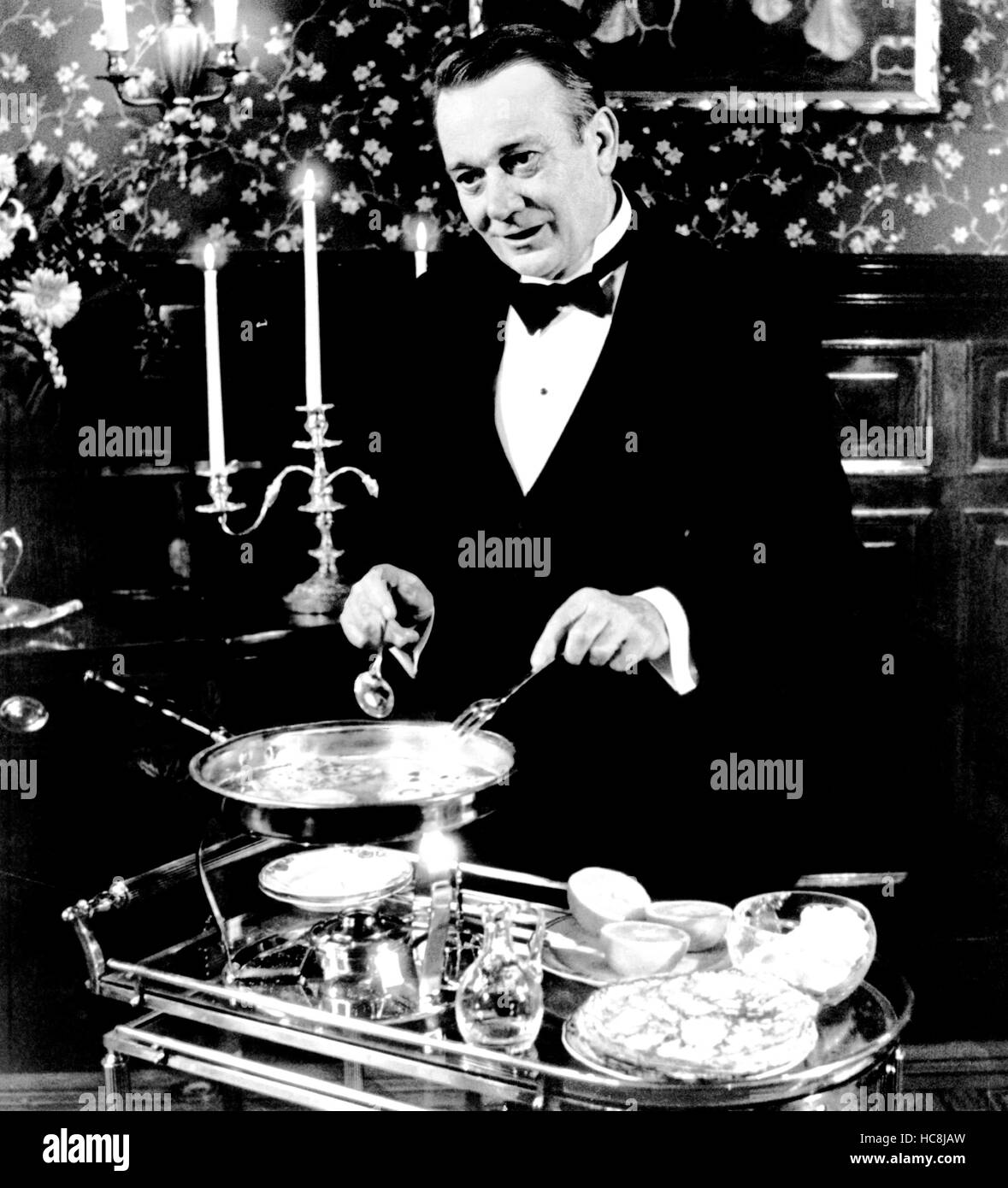 TRADING PLACES, Denholm Elliott, 1983, ©Paramount/Courtesy: Everett ...