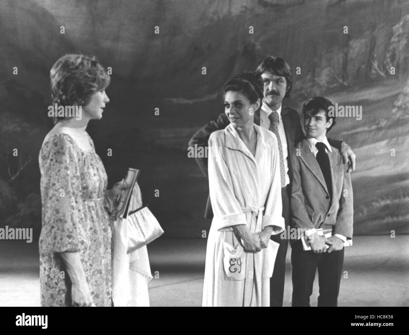 THE TURNING POINT, Shirley MacLaine, Anne Bancroft, Tom Skerritt ...