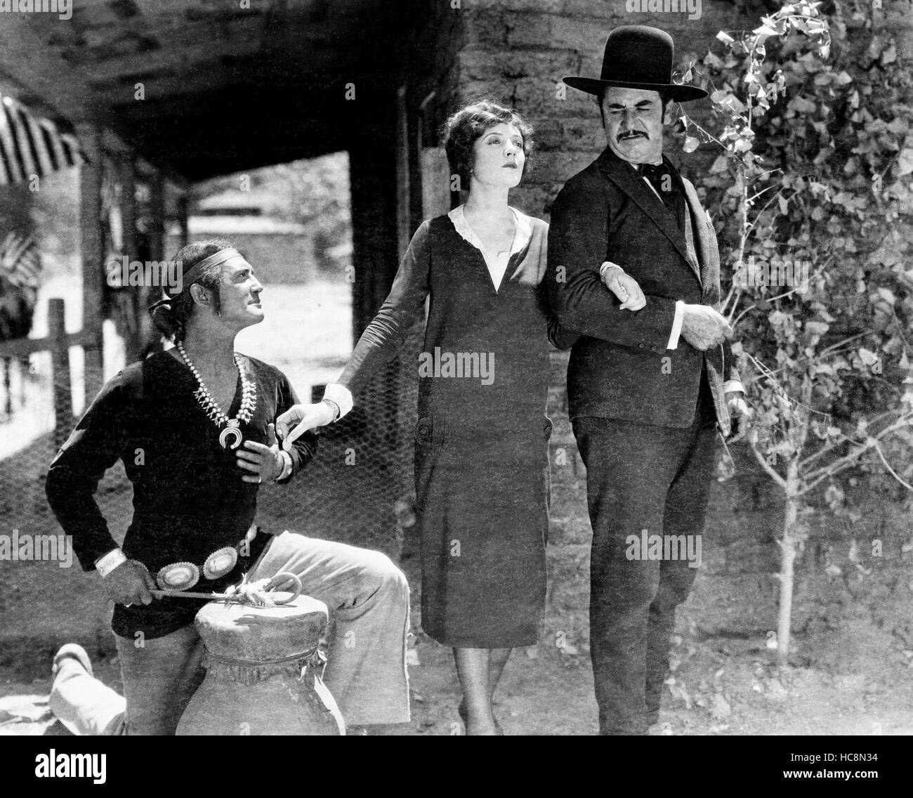 THE VANISHING AMERICAN, from left: Richard Dix, Lois Wilson, Noah Beery ...