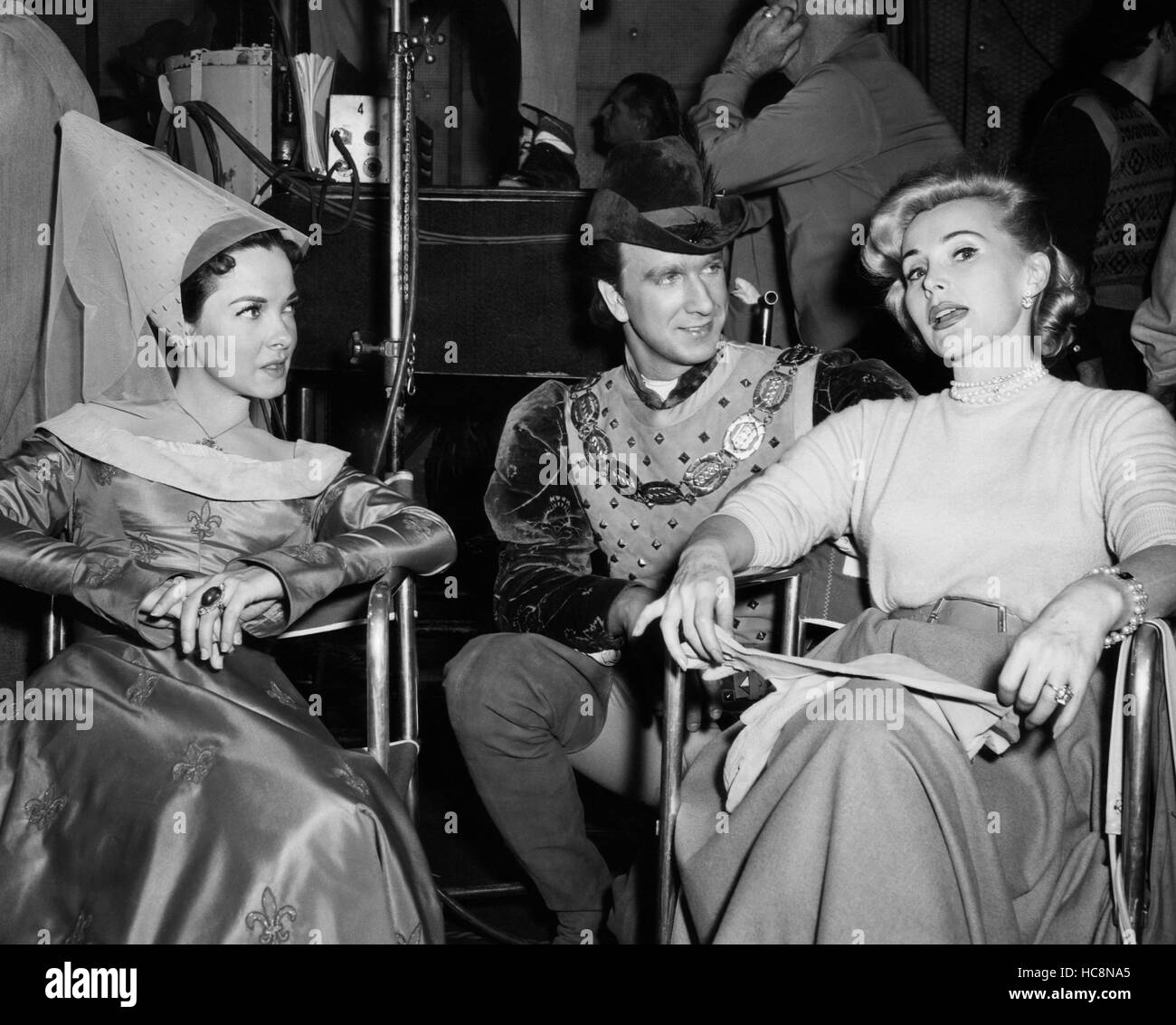 THE VAGABOND KING, Zsa Zsa Gabor (right) visits Kathryn Grayson and ...