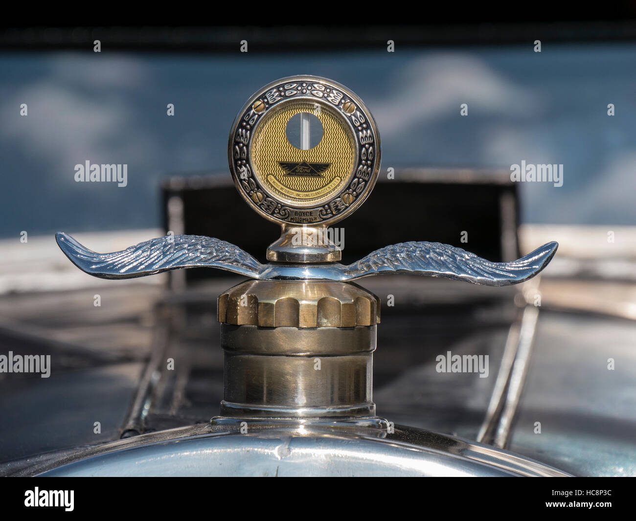 Radiator cap hi-res stock photography and images - Alamy