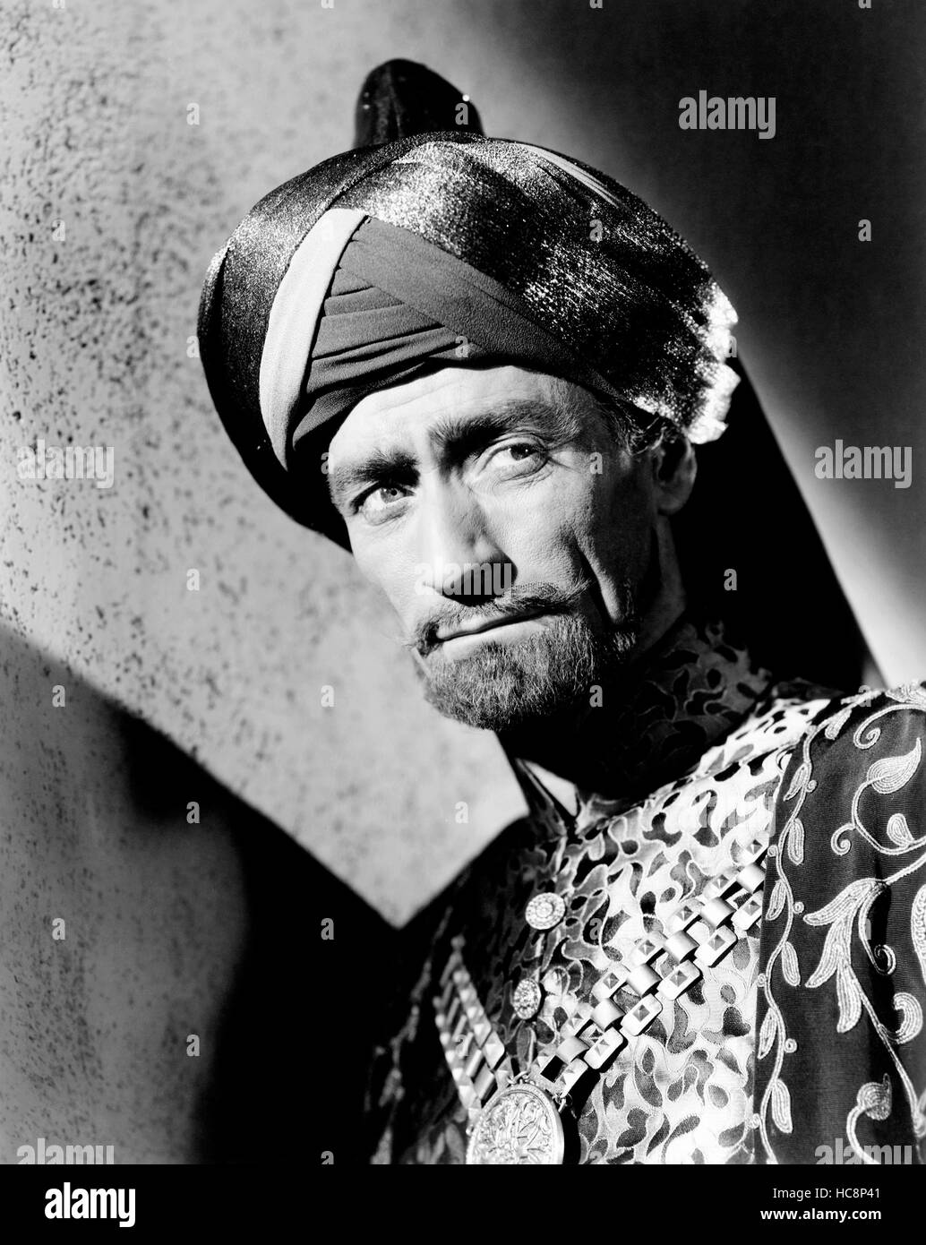 THE VEILS OF BAGDAD, Guy Rolfe, 1953 Stock Photo - Alamy