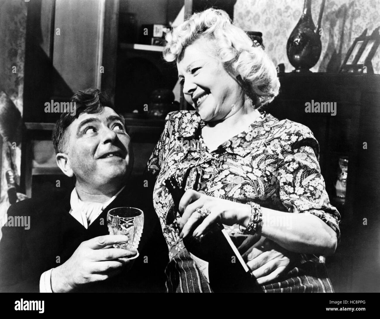 WATERFRONT WOMEN, (aka WATERFRONT), from left, Robert Newton, Olive ...