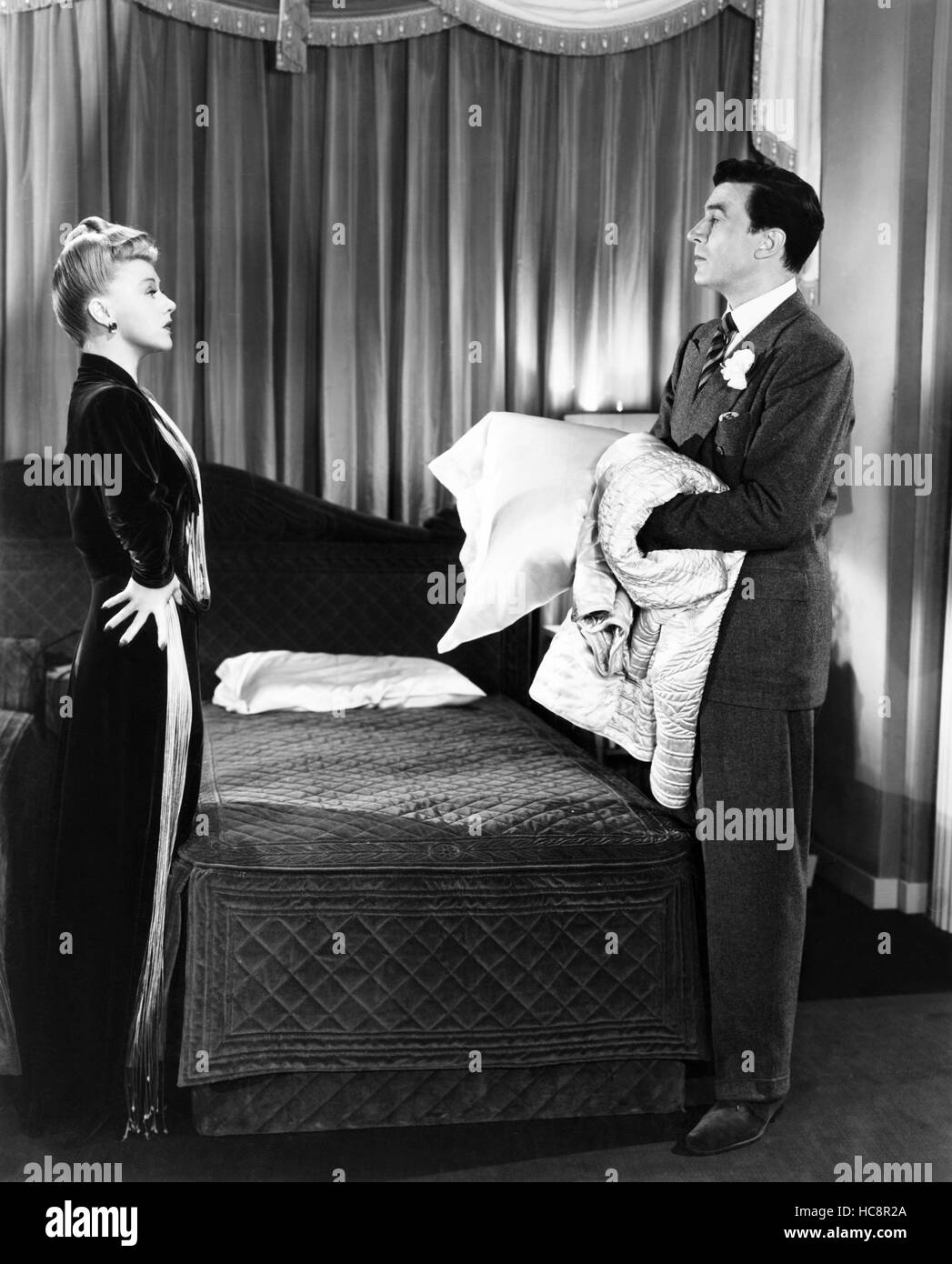 WEEKEND AT THE WALDORF, from left: Ginger Rogers, Walter Pidgeon, 1945 ...