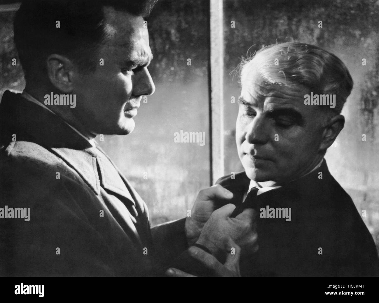 WEB OF EVIDENCE, (aka BEYOND THIS PLACE), from left, Van Johnson, Emlyn ...