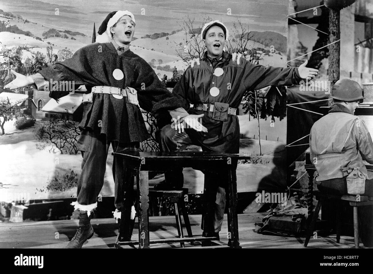 WHITE CHRISTMAS, Danny Kaye, Bing Crosby, 1954 Stock Photo - Alamy