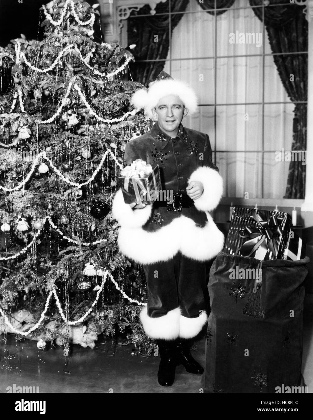 WHITE CHRISTMAS, Bing Crosby, 1954 Stock Photo - Alamy