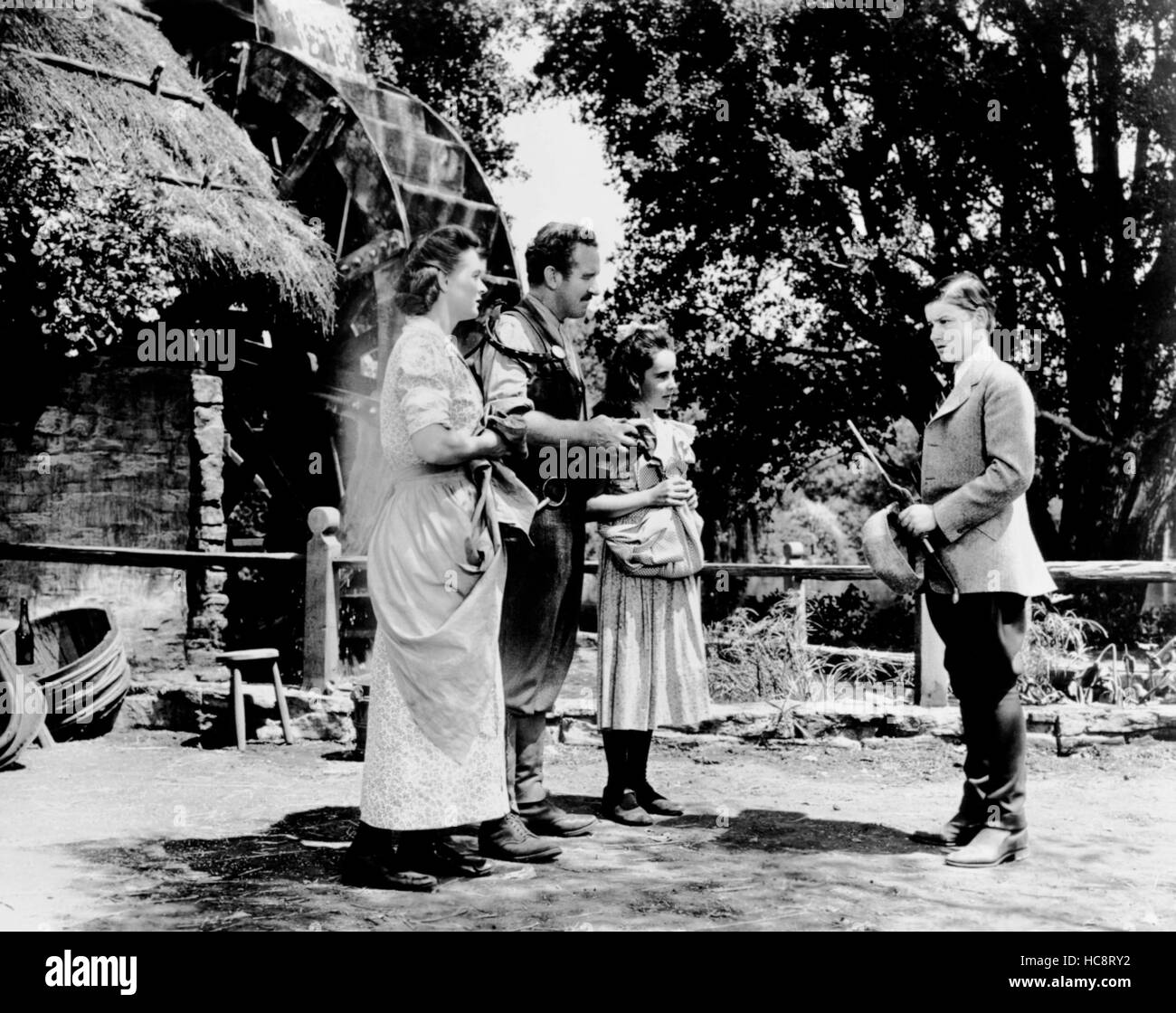 THE WHITE CLIFFS OF DOVER, from left, Jean Prescott, Charles Irwin ...