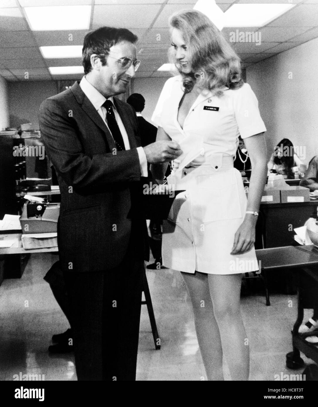 WHERE DOES IT HURT?, from left, Peter Sellers, Eve Bruce, 1972 Stock ...
