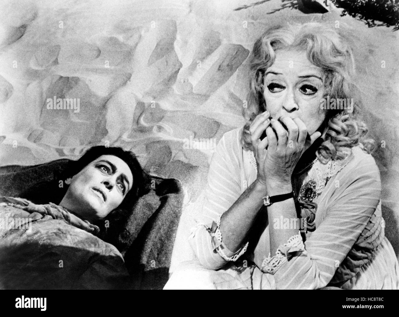 WHAT EVER HAPPENED TO BABY JANE?, Joan Crawford, Bette Davis, 1962 Stock Photo - Alamy