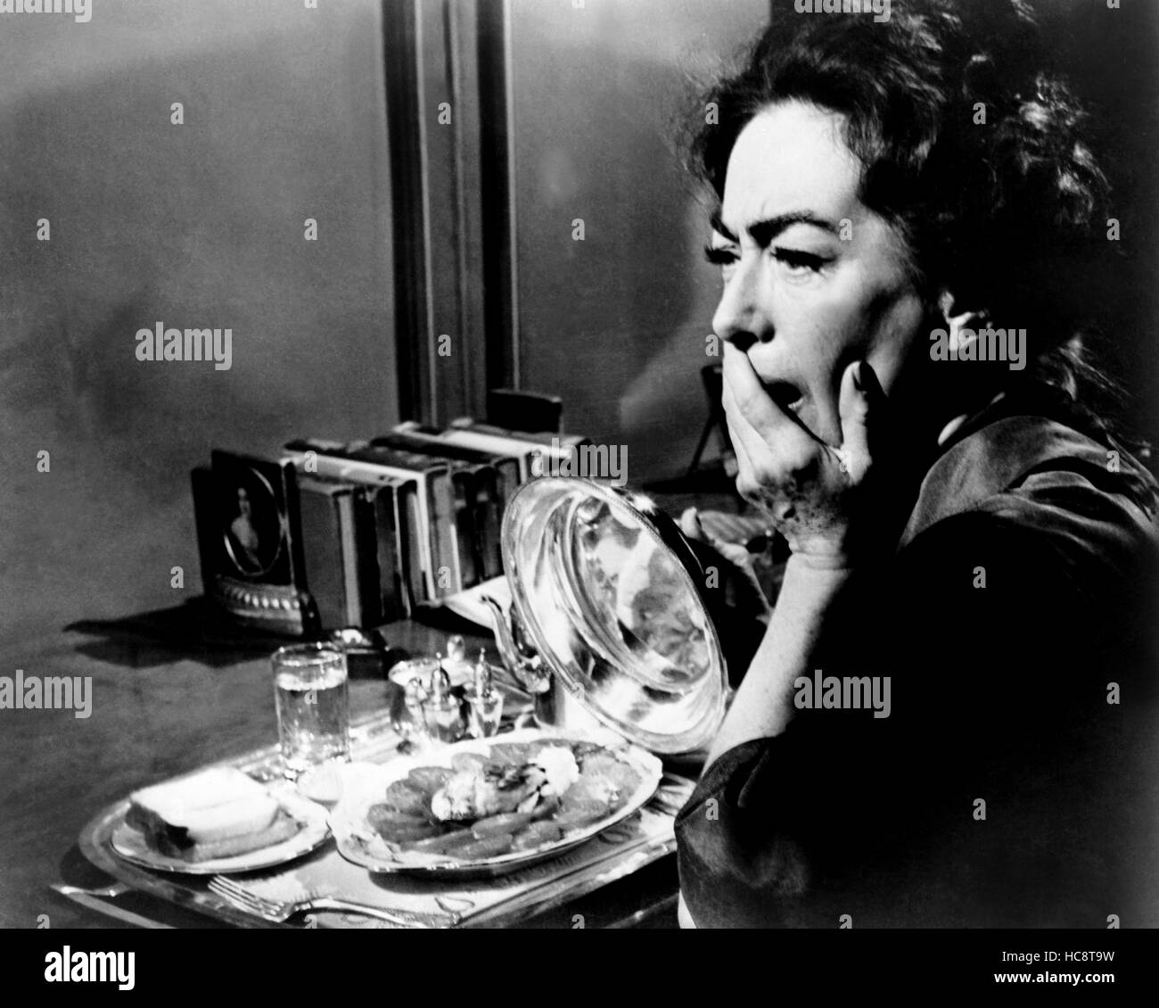 WHAT EVER HAPPENED TO BABY JANE?, Joan Crawford, 1962 Stock Photo - Alamy