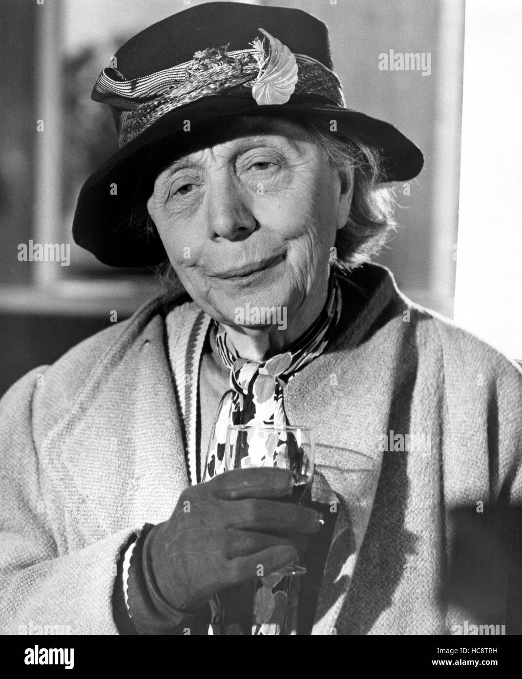 THE WHISPERERS, Edith Evans, 1967 Stock Photo - Alamy
