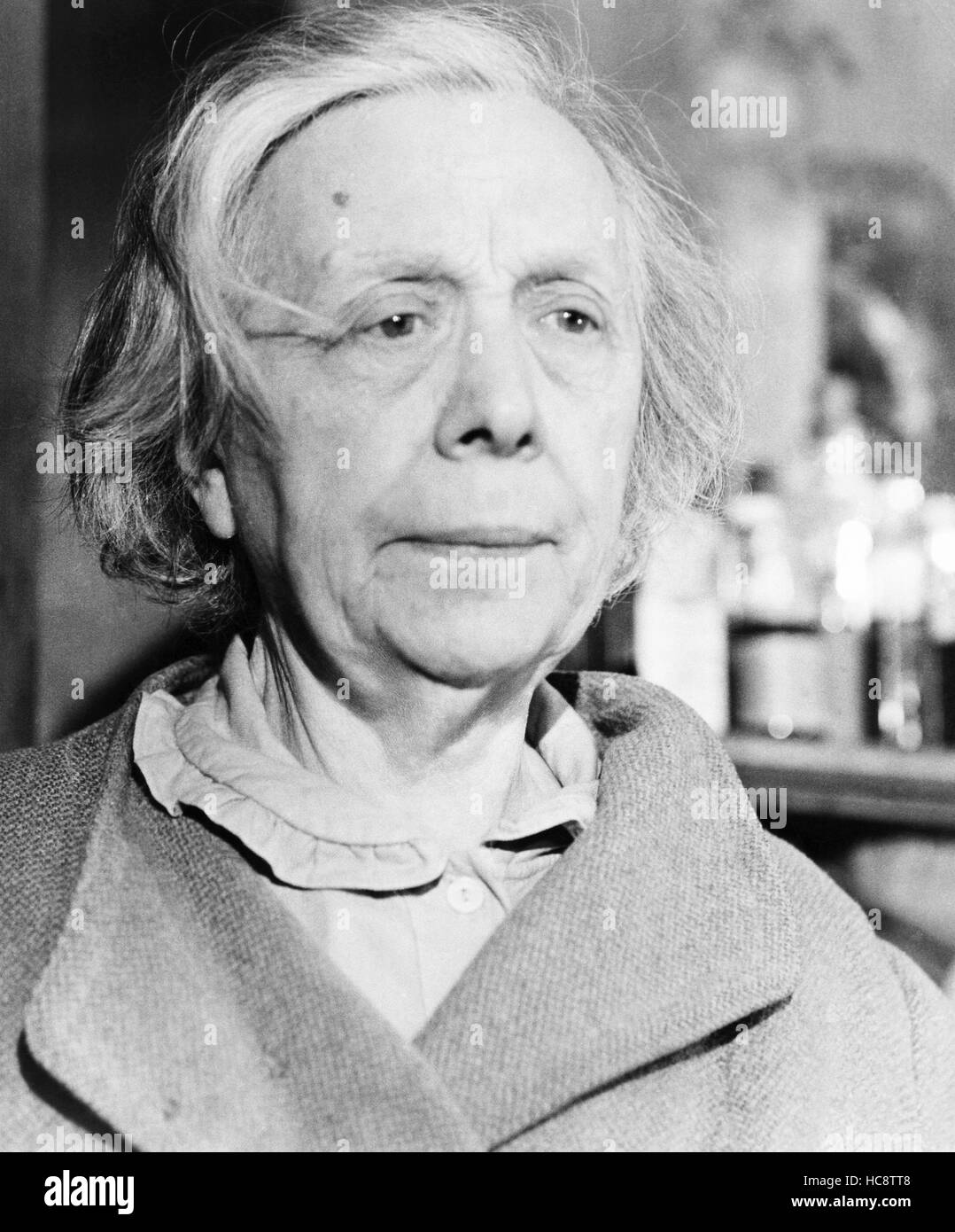 THE WHISPERERS, Edith Evans, 1967 Stock Photo - Alamy