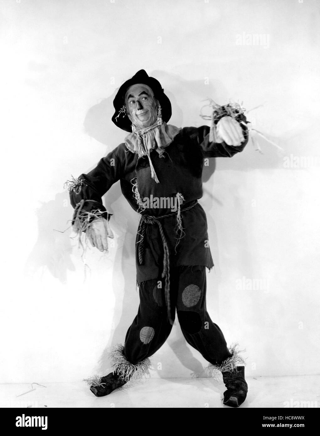 THE WIZARD OF OZ, Ray Bolger as the Scarecrow, 1939 Stock Photo - Alamy