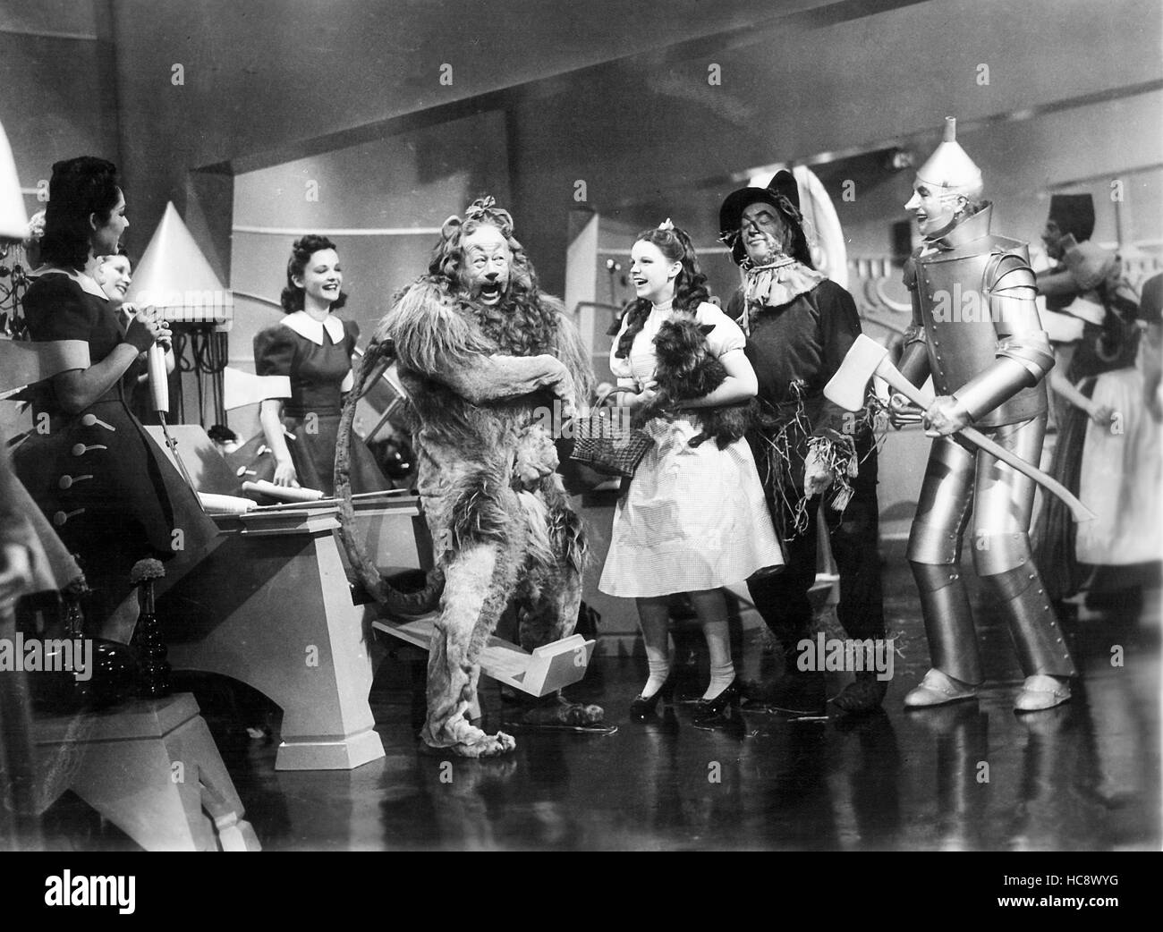 THE WIZARD OF OZ, Bert Lahr, Judy Garland, Ray Bolger, Jack Haley, 1939 ...