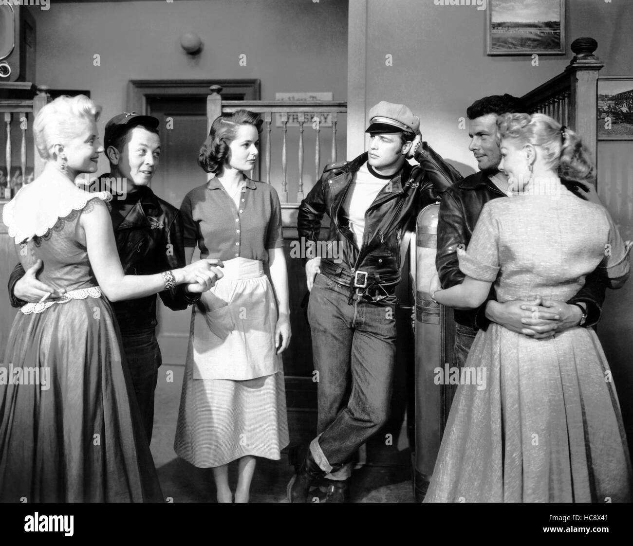 THE WILD ONE, center from left, Mary Murphy, Marlon Brando, 1954 Stock ...
