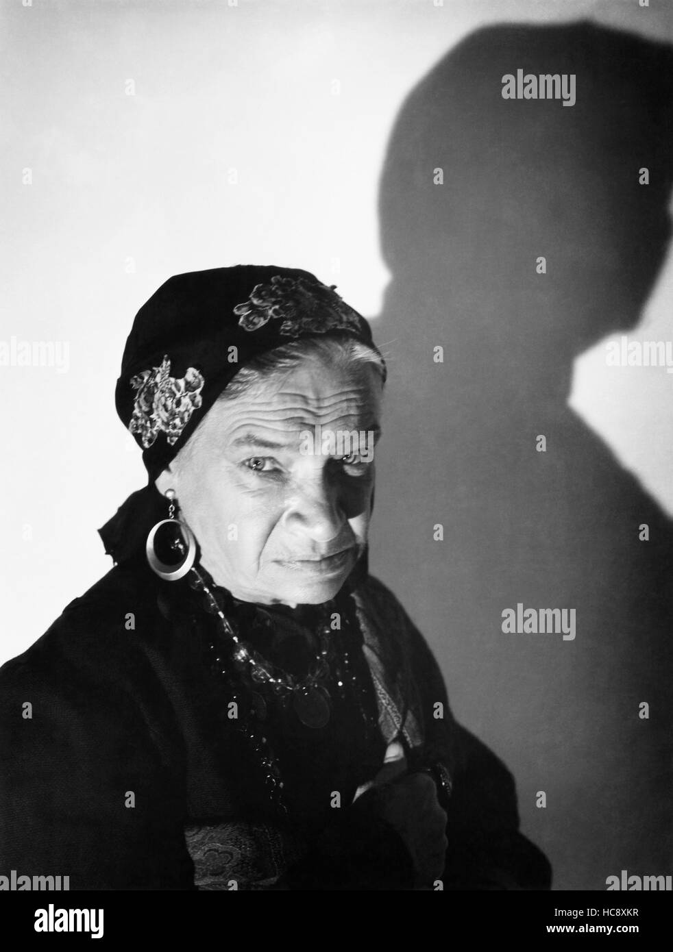 THE WOLF MAN, Maria Ouspenskaya, 1941 Stock Photo - Alamy