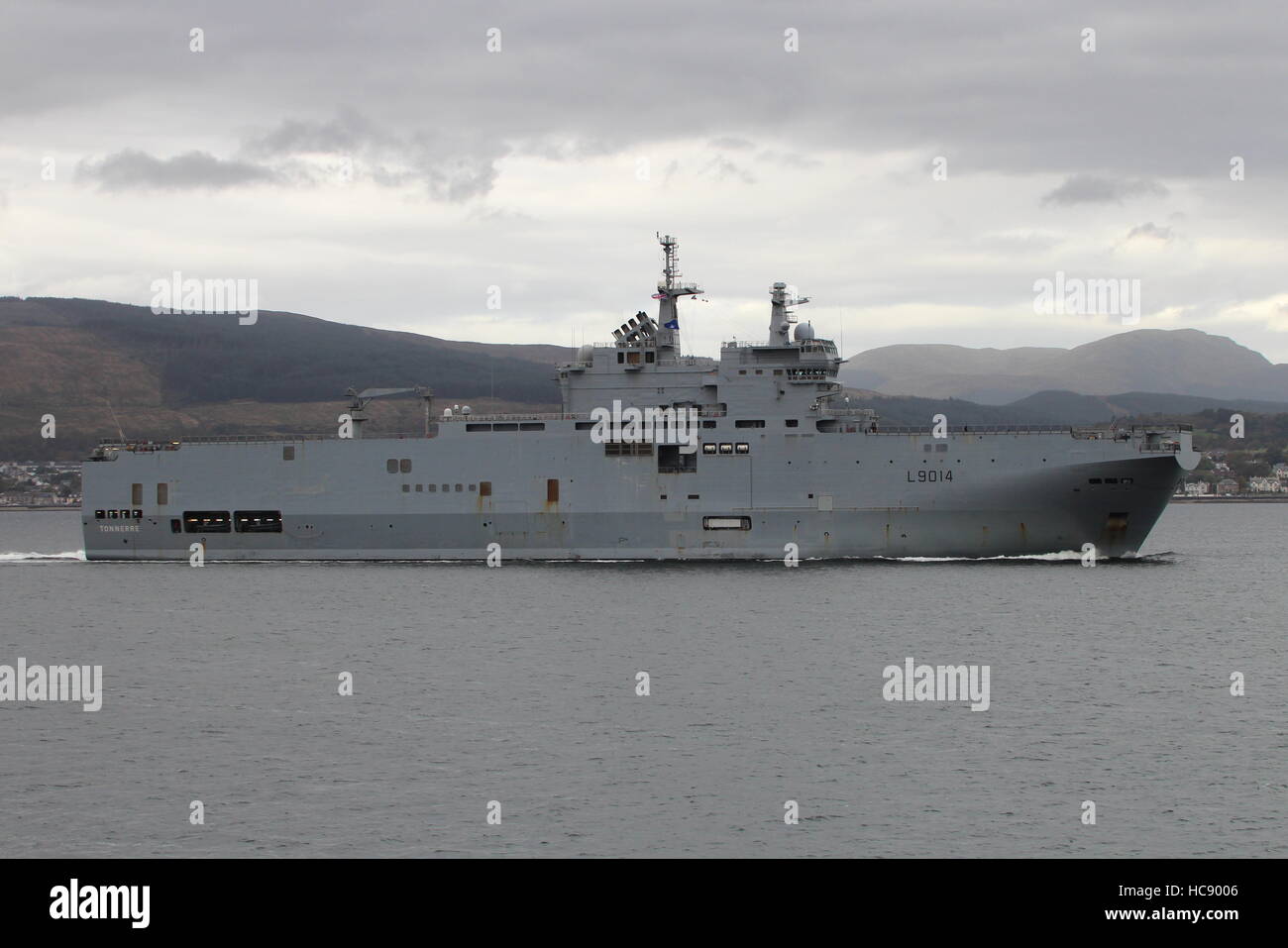 FS Tonnerre (L9014), a Mistral-class amphibious assault ship of the ...